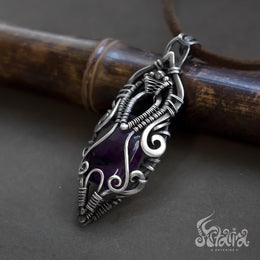 Sterling silver wire pendant with amethyst | Alien necklace – Artarina